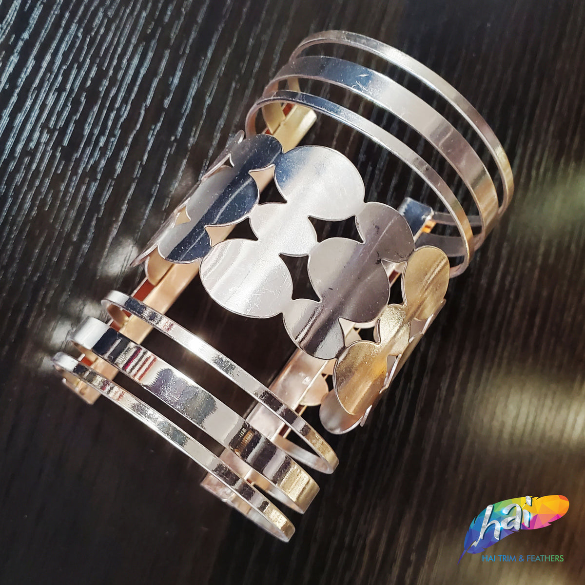 Fancy Metal Cuffs - Style D (sold per piece) – Hai Trim & Feathers
